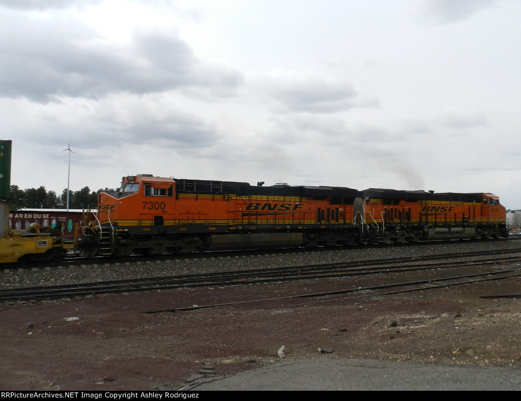 BNSF 7300